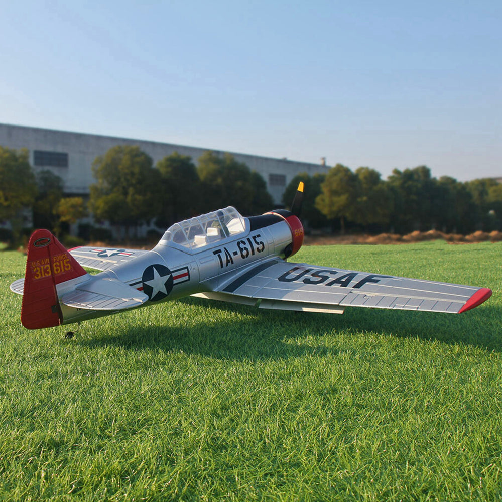 Dynam AT-6 Texan 4S RC Warbird 1,4 m mit 3 Klappen
